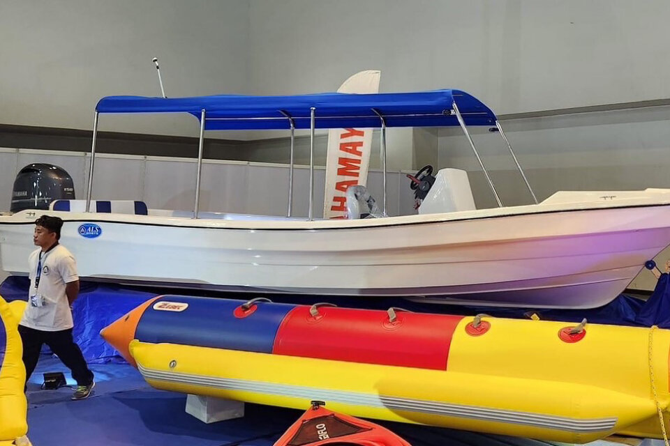 Reliable zippers for boat canopies and covers | YKK DIGITAL SHOWROOM