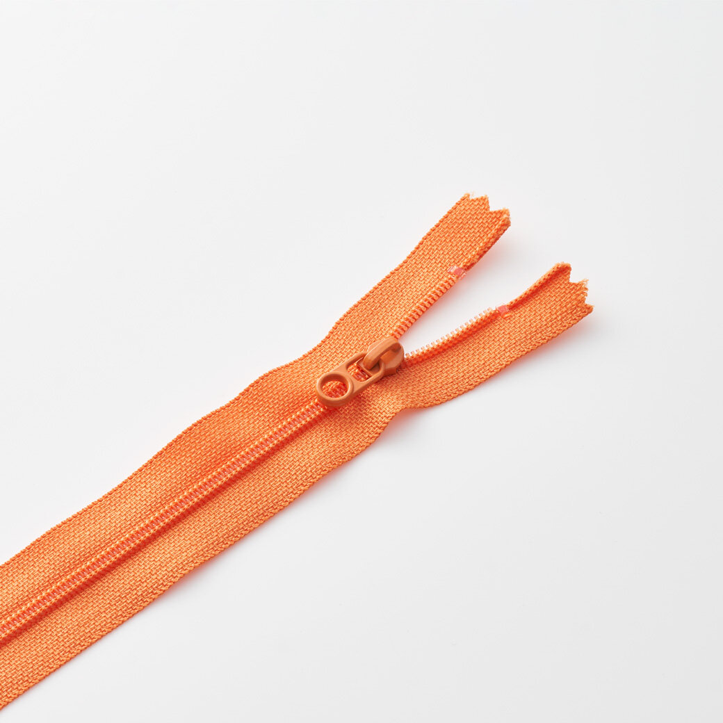 Smooth Operation Zipper | YKK DIGITAL SHOWROOM